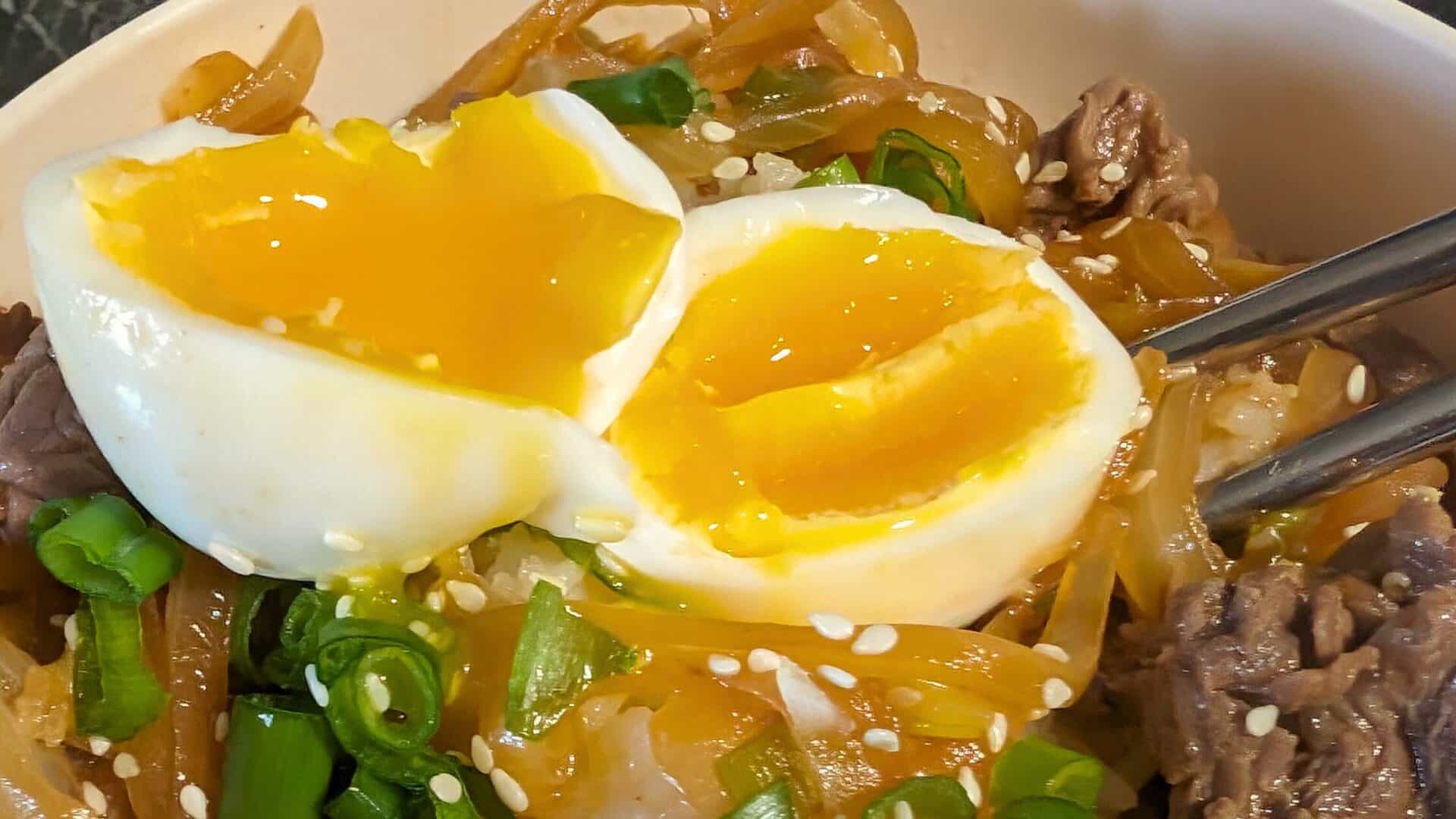 Savory Japanese Beef Rice Bowl (Gyudon) With Soft Boiled Egg - Cents ...