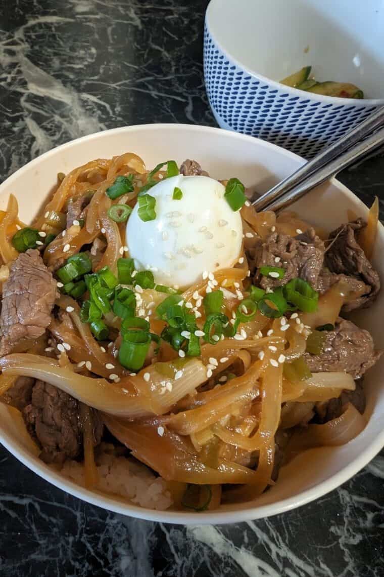 Savory Japanese Beef Rice Bowl (Gyudon) With Soft Boiled Egg - Cents ...